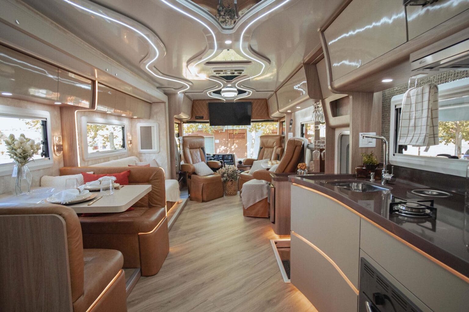 Motorhome Legacy | Neway